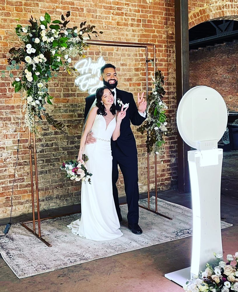 PICBOX PHOTO BOOTH - Updated October 2025 - 37 Photos & 18 Reviews - 75 ...