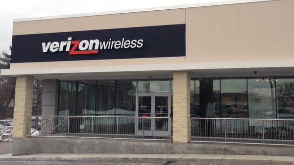VERIZON - 24 Reviews - Mobile Phones - 258 Daniel Webster Highway ...