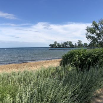 PIER PARK - Updated October 2025 - 26 Photos - 350 Lake Shore Rd ...