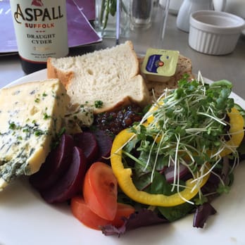 THE ALMONRY RESTAURANT & TEA ROOMS - The College, High Street, Cambs ...