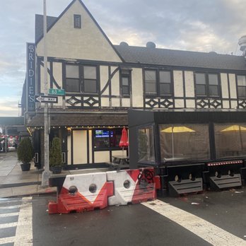 BRIDIE’S BAR & GRILL - Updated July 2024 - 135 Photos & 162 Reviews ...