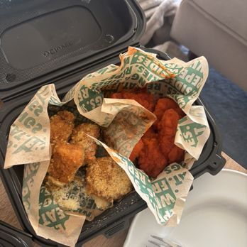 WINGSTOP - Updated December 2025 - 28 Photos - 1812 Broadway Ave ...