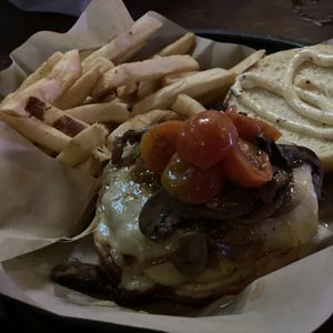 LIZZIE MCNEILL’S IRISH PUB - 146 Photos & 293 Reviews - 400 N McClurg ...