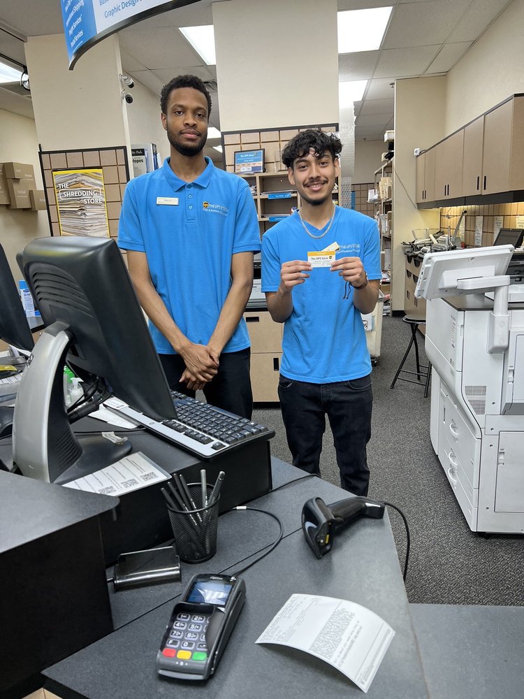 THE UPS STORE - 23 Photos & 37 Reviews - 111 E Dunlap Ave, Phoenix ...