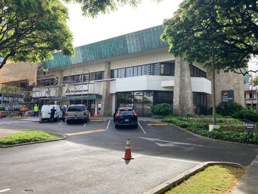 FIRST HAWAIIAN BANK - KAPIOLANI BRANCH - Updated January 2026 - 46 ...