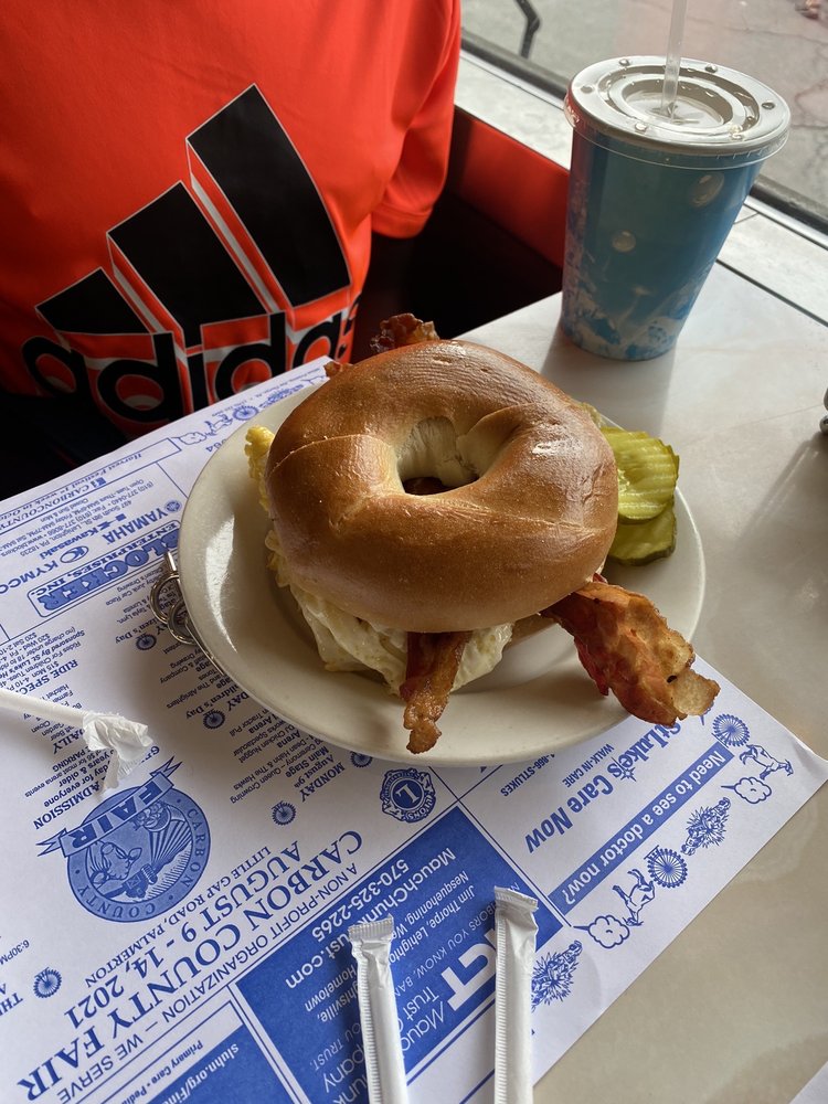 SNYDERSVILLE FAMILY DINER - 57 Photos & 74 Reviews - 6238 Rt 209 ...