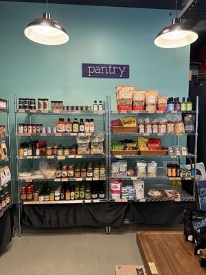 LOCALS FOOD HUB & PIZZA PUB - Updated August 2025 - 91 Photos & 27 ...