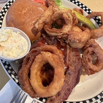 CAPITAL CITY DINER - Updated September 2025 - 228 Photos & 266 Reviews ...