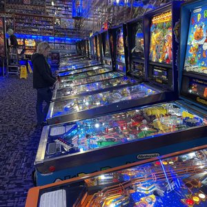 NEXT LEVEL PINBALL MUSEUM - 267 Photos & 82 Reviews - 1458 NE 25th Ave ...