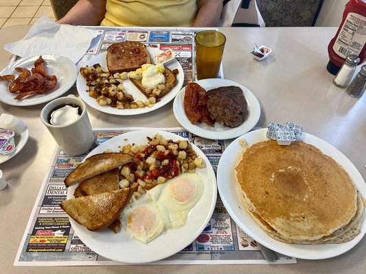 TOM’S KITCHEN - Updated December 2025 - 32 Photos & 52 Reviews - 656 PA ...