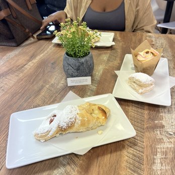 MOM & SON BAKERY - Updated August 2024 - 33 Photos & 15 Reviews - 6430 Bandera Rd, Leon Valley ...