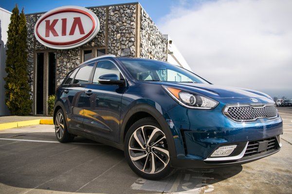 KIA MEDFORD - Updated January 2026 - 11 Photos & 40 Reviews - 4950 ...