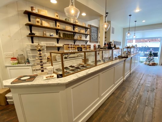 LANCASTER SWEET SHOPPE - 125 Photos & 49 Reviews - Chocolatiers & Shops ...