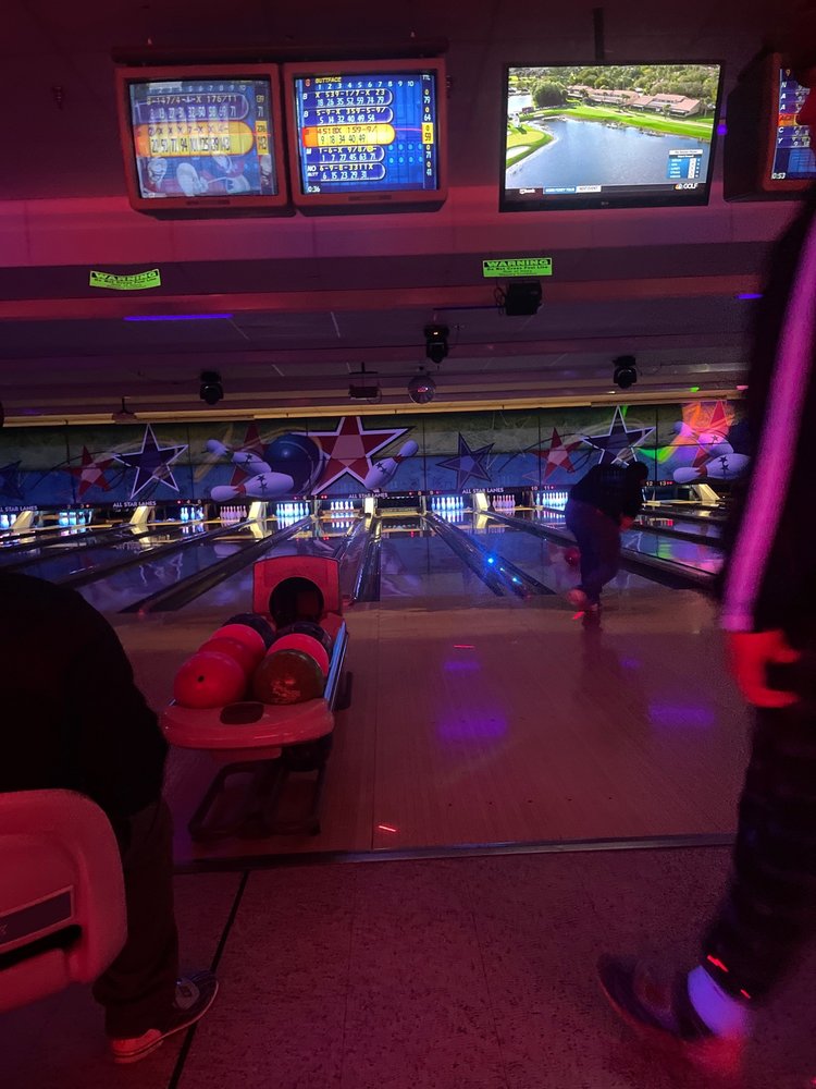 ALL STAR BOWLING AND ENTERTAINMENT - 18 Photos & 53 Reviews - 10535 S ...