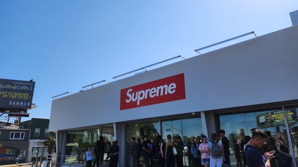 SUPREME - Updated November 2025 - 68 Photos & 28 Reviews - 8801 Sunset ...