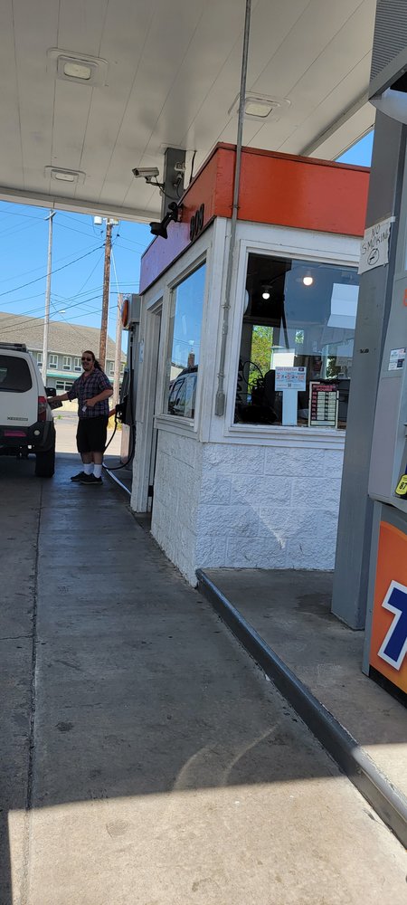 76 GAS RON’S OIL - Updated August 2025 - 12 Reviews - 808 Main St ...