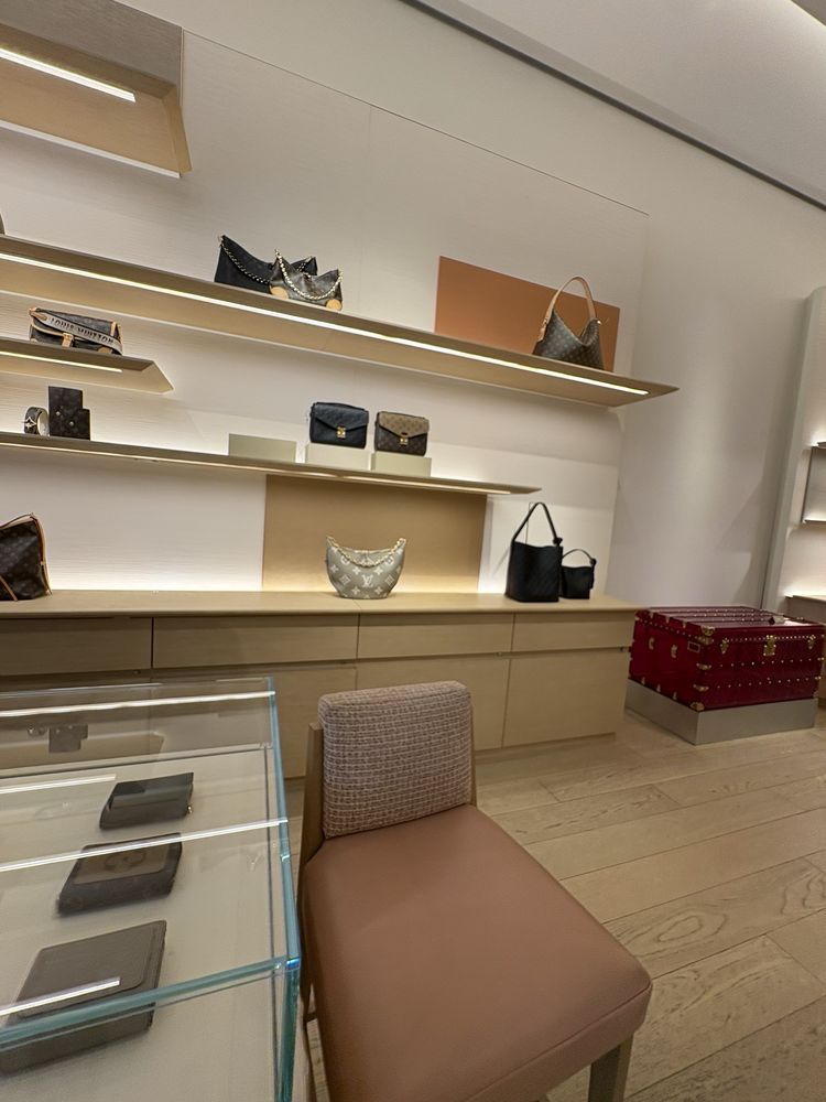 LOUIS VUITTON CHICAGO OAKBROOK CENTER - Updated May 2026 - 55 Photos ...