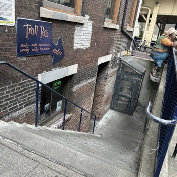 TROLL PUB UNDER THE BRIDGE - Updated October 2024 - 921 Photos & 816 ...