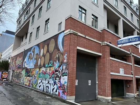 GRAFFITI ALLEY - Updated December 2024 - 1428 Photos & 75 Reviews - 513 ...