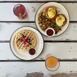 THE MAPLE - Updated October 2025 - 368 Photos & 356 Reviews - 8929 ...