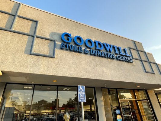 GOODWILL SOUTHERN CALIFORNIA RETAIL STORE & DONATION CENTER - Updated ...