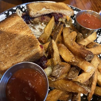 ELIZABETHS FARMHOUSE - Updated August 2024 - 335 Photos & 275 Reviews ...