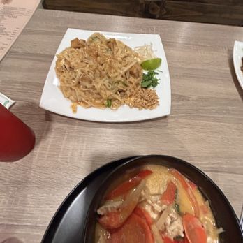 THAI PALACE - Updated August 2025 - 23 Photos & 19 Reviews - 3250 E ...