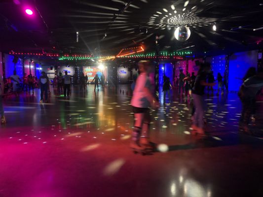 SKATE WORLD - Updated February 2025 - 14 Photos & 14 Reviews - 911 N ...