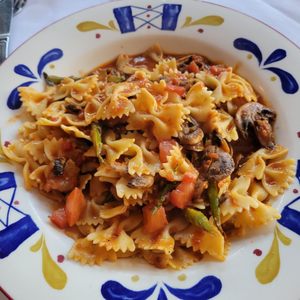 THE MISSION SQUARE RESTAURANT & LOUNGE - 492 Photos & 434 Reviews ...