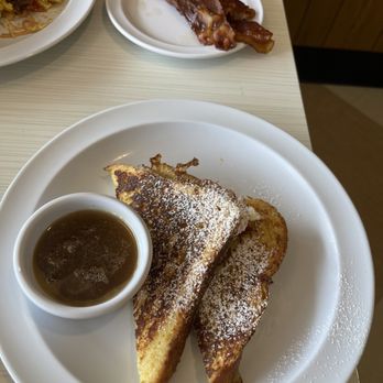 THE DAILY DINER - Updated August 2024 - 89 Photos & 45 Reviews - 240 W ...