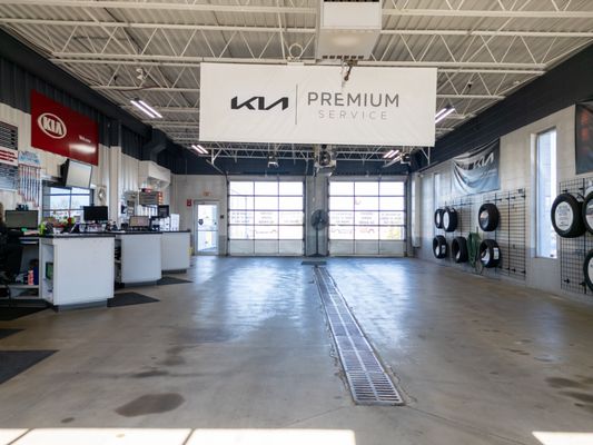 RUSS DARROW KIA OF WAUKESHA - Updated January 2026 - 49 Photos & 67 Reviews - 2141 E Moreland ...