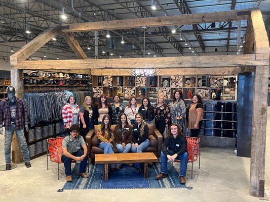 BOOT BARN - Updated February 2025 - 37 Photos - 1220 E Park St ...
