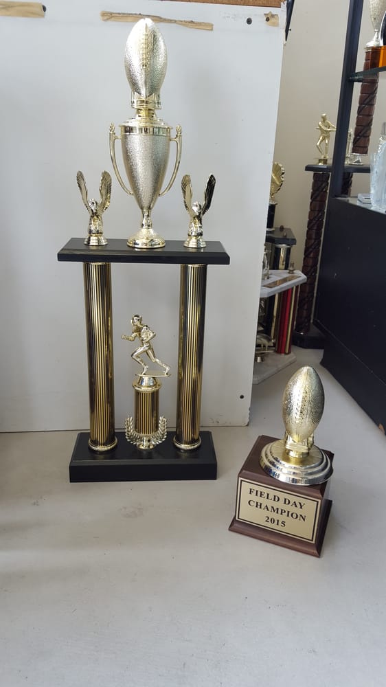 HOLLYWOOD TROPHY CO - Updated July 2025 - 23 Reviews - 5925 Santa ...