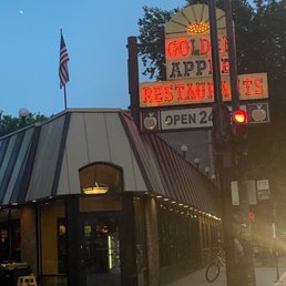 GOLDEN APPLE GRILLE & BREAKFAST HOUSE - Updated October 2025 - 218 ...