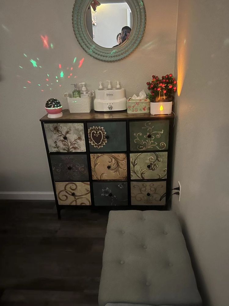 HU HAPPY FEET - Updated January 2026 - 11 Reviews - 628 W White St ...