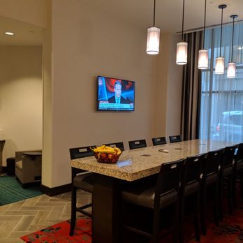 HAMPTON INN & SUITES ROANOKE-DOWNTOWN - Updated December 2024 - 225 ...