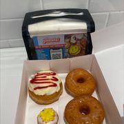 YONUTZ GOURMET DONUTS AND ICE CREAM - 875 Photos & 493 Reviews - 121 NW ...