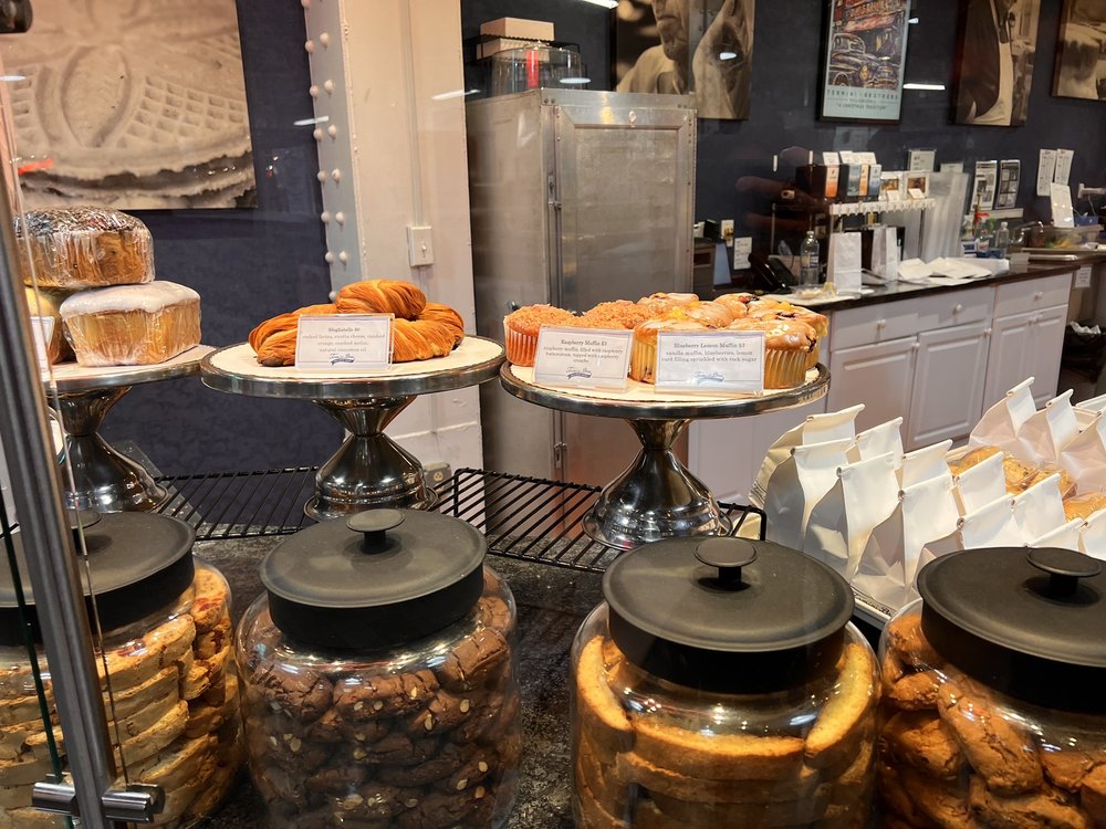 TERMINI BROS BAKERY - 452 Photos & 291 Reviews - 12th St & Filbert St ...