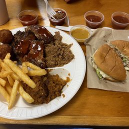 CURRITUCK BBQ - Updated November 2025 - 255 Photos & 386 Reviews - 4467 ...