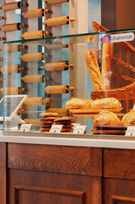 LEA - Updated December 2025 - 201 Photos & 108 Reviews - 70 E Lake St ...