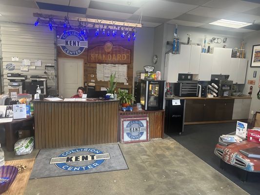 KENT COLLISION CENTER - Updated January 2026 - 67 Photos & 65 Reviews ...