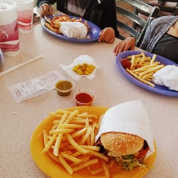 CHRIS’S BURGERS - Updated October 2025 - 231 Photos & 274 Reviews - 765 ...