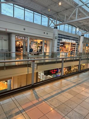 CONNECTICUT POST MALL - Updated December 2025 - 76 Photos & 70 Reviews ...