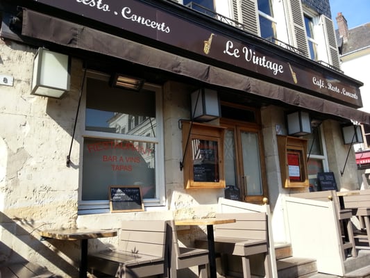 THE VINTAGE CAFÉ - Updated August 2025 - 8 Quai Passagers, Honfleur ...