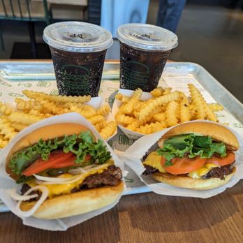 SHAKE SHACK MCKINNEY - Updated August 2025 - 48 Photos & 70 Reviews ...