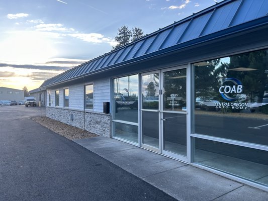 CENTRAL OREGON AUTO BODY - Updated December 2025 - 61527 American Lp ...