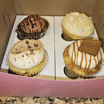 CAMICAKES CUPCAKES - Updated November 2025 - 60 Photos & 30 Reviews ...