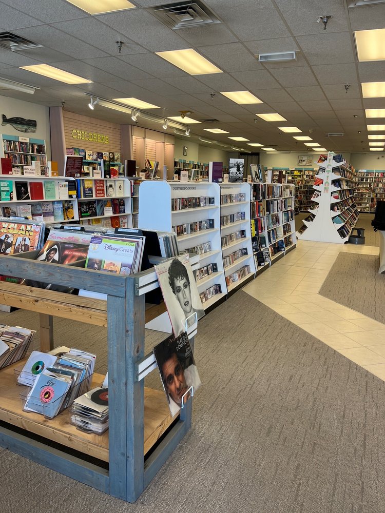 BOOK EXCHANGE - Updated September 2025 - 29 Photos - 1412 Greenbrier ...