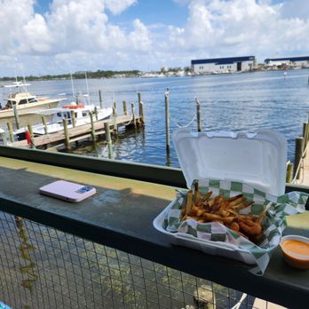 CAPT MAX’S BAR & GRILL - Updated October 2025 - 30 Photos - 5550 North ...