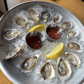 PIKE PLACE BAR & GRILL - Updated December 2025 - 384 Photos & 610 ...